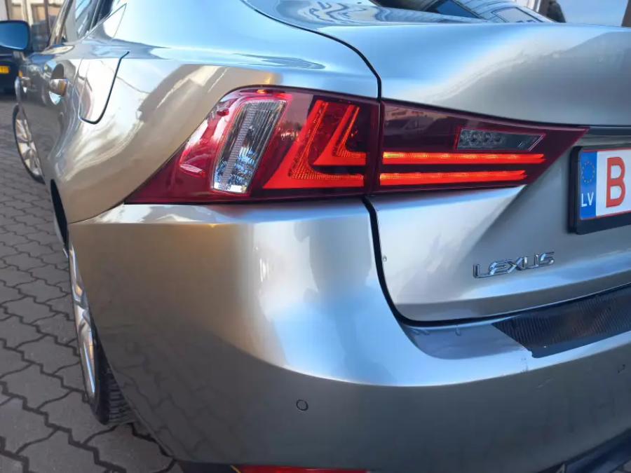 Grey Lexus IS 2014 in Riga, with an engine capacity of 2.50 L and mileage of 180 thousand km for 12490 €, photo 14 on AUTOMOTO.COM.LV