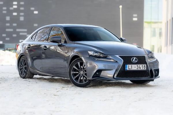 Grey Lexus IS 2014 in Jelgava, with an engine capacity of 2.50 L and mileage of 316 thousand km for 13900 €, photo 2 on AUTOMOTO.COM.LV