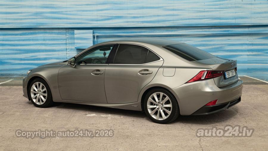 Grey Lexus IS 2014 in Tallinn, with an engine capacity of 2.50 L and mileage of 242 thousand km for 15900 €, photo 6 on AUTOMOTO.COM.LV