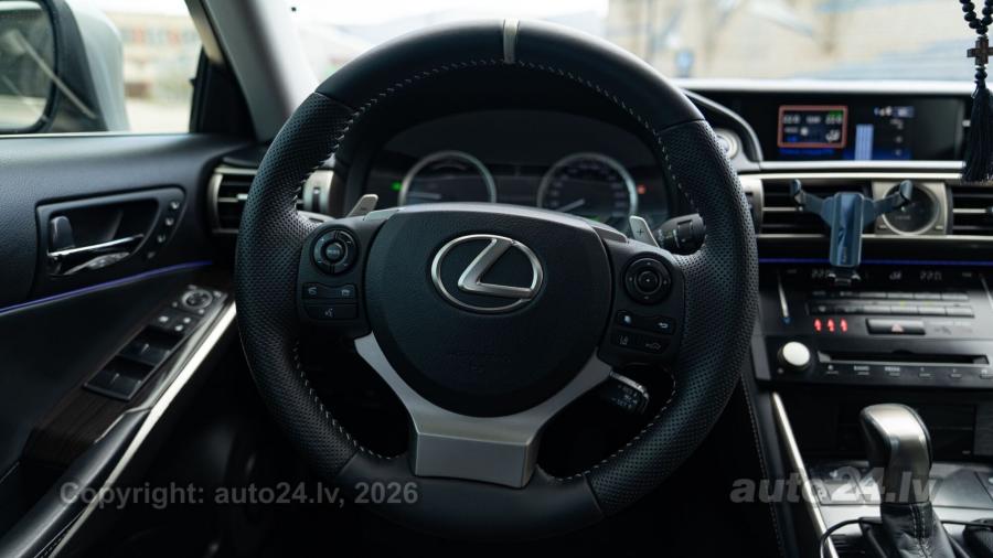 Grey Lexus IS 2014 in Tallinn, with an engine capacity of 2.50 L and mileage of 242 thousand km for 15900 €, photo 24 on AUTOMOTO.COM.LV