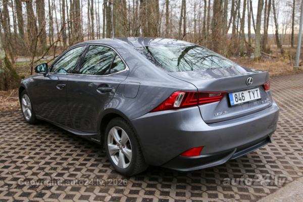 Grey Lexus IS 2015 in Tallinn, with an engine capacity of 2.50 L and mileage of 181 thousand km for 14900 €, photo 3 on AUTOMOTO.COM.LV