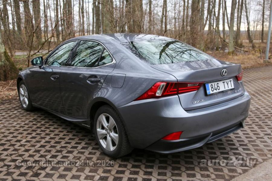 Grey Lexus IS 2015 in Tallinn, with an engine capacity of 2.50 L and mileage of 181 thousand km for 14900 €, photo 3 on AUTOMOTO.COM.LV