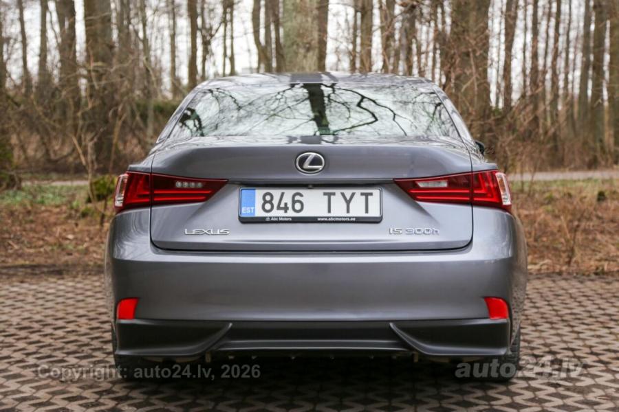 Grey Lexus IS 2015 in Tallinn, with an engine capacity of 2.50 L and mileage of 181 thousand km for 14900 €, photo 6 on AUTOMOTO.COM.LV