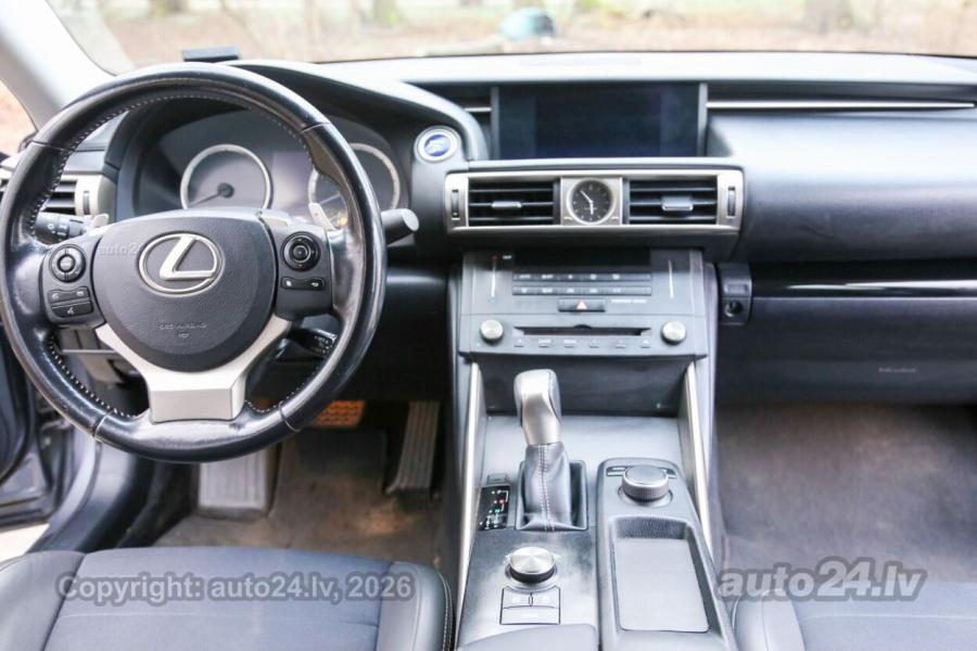 Grey Lexus IS 2015 in Tallinn, with an engine capacity of 2.50 L and mileage of 181 thousand km for 14900 €, photo 11 on AUTOMOTO.COM.LV