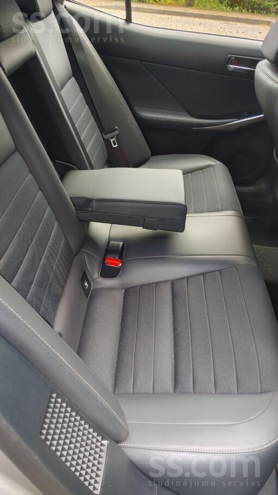 Pelēks Lexus IS 2015 Rīga, ar dzinēja tilpumu 2.50 L un nobraukumu 125 tūkst. km par 16500 €, foto 18 vietnē AUTOMOTO.COM.LV
