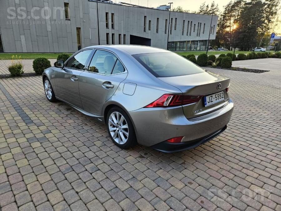 Pelēks Lexus IS 2015 Rīga, ar dzinēja tilpumu 2.50 L un nobraukumu 135 tūkst. km par 15300 €, foto 4 vietnē AUTOMOTO.COM.LV