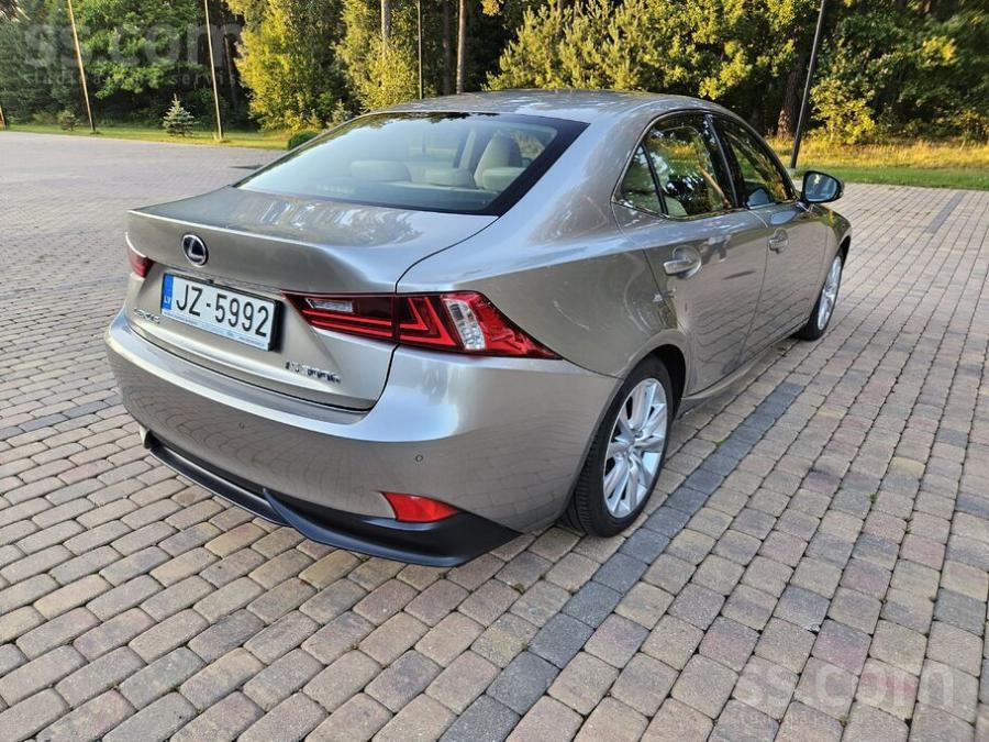 Pelēks Lexus IS 2015 Rīga, ar dzinēja tilpumu 2.50 L un nobraukumu 135 tūkst. km par 15300 €, foto 5 vietnē AUTOMOTO.COM.LV