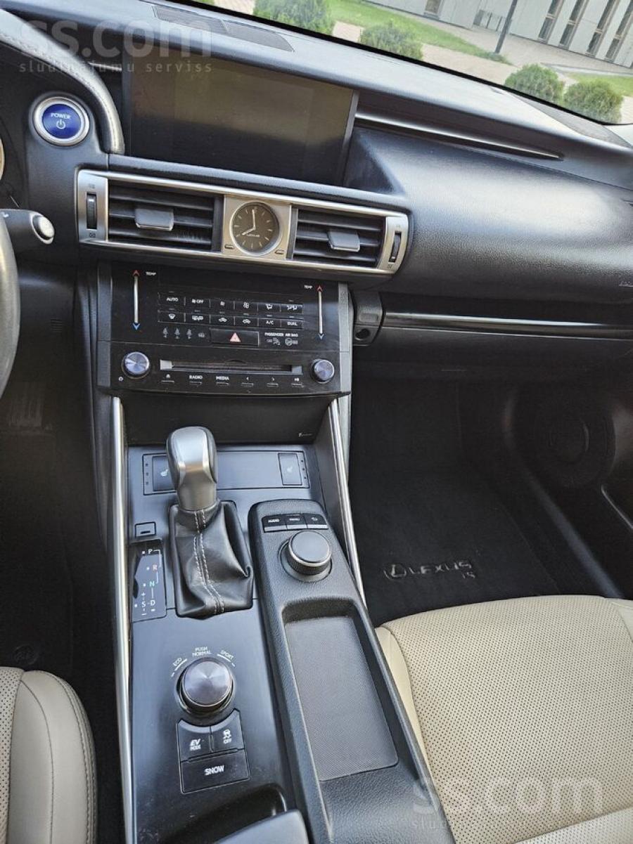 Pelēks Lexus IS 2015 Rīga, ar dzinēja tilpumu 2.50 L un nobraukumu 135 tūkst. km par 15300 €, foto 11 vietnē AUTOMOTO.COM.LV