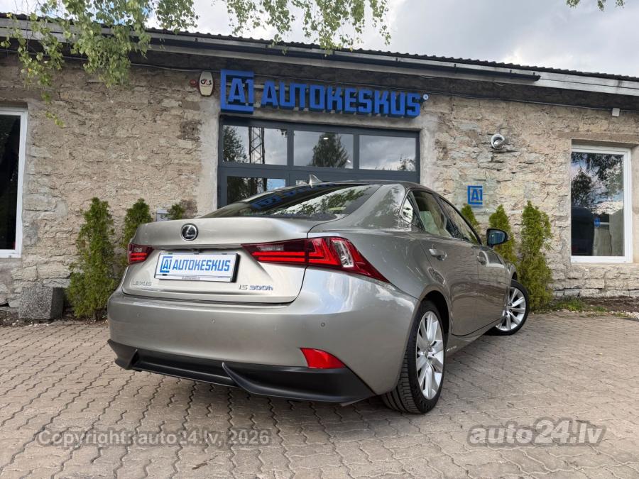 Pelēks Lexus IS 2016 Tallina, ar dzinēja tilpumu 2.50 L un nobraukumu 154 tūkst. km par 16990 €, foto 3 vietnē AUTOMOTO.COM.LV