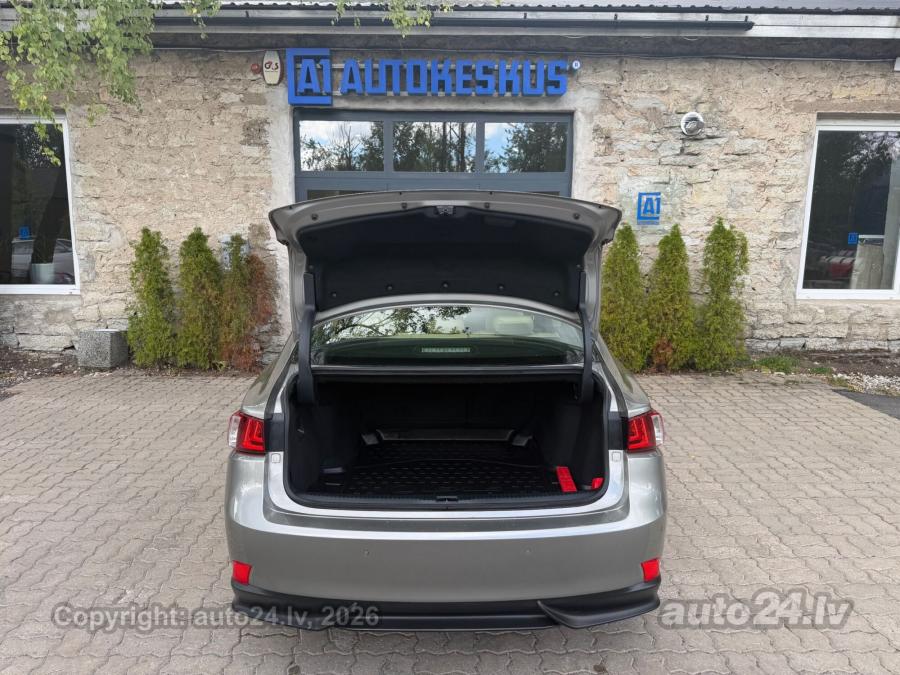 Pelēks Lexus IS 2016 Tallina, ar dzinēja tilpumu 2.50 L un nobraukumu 154 tūkst. km par 16990 €, foto 14 vietnē AUTOMOTO.COM.LV