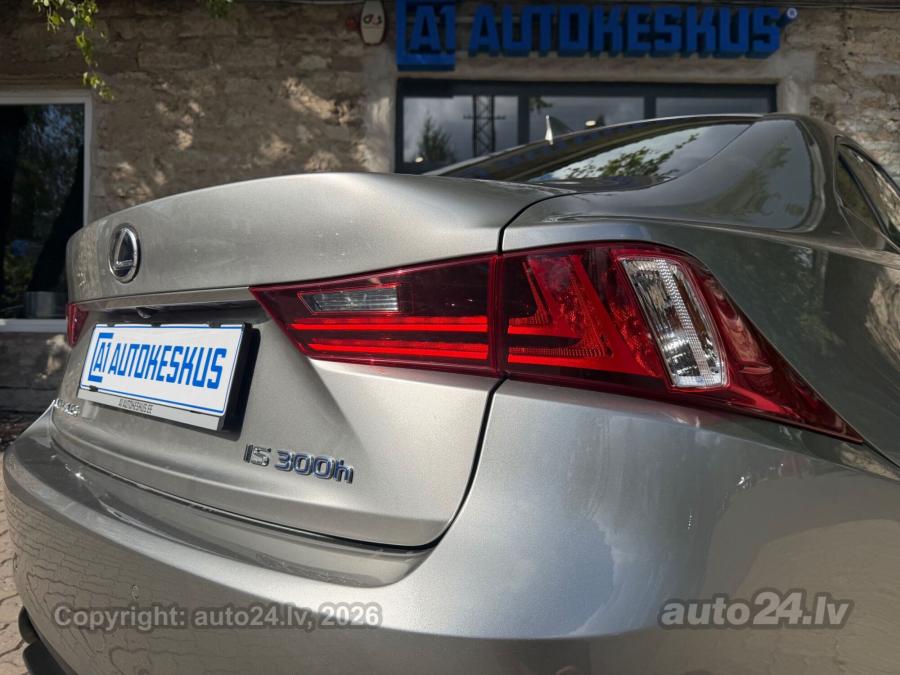 Pelēks Lexus IS 2016 Tallina, ar dzinēja tilpumu 2.50 L un nobraukumu 154 tūkst. km par 16990 €, foto 17 vietnē AUTOMOTO.COM.LV