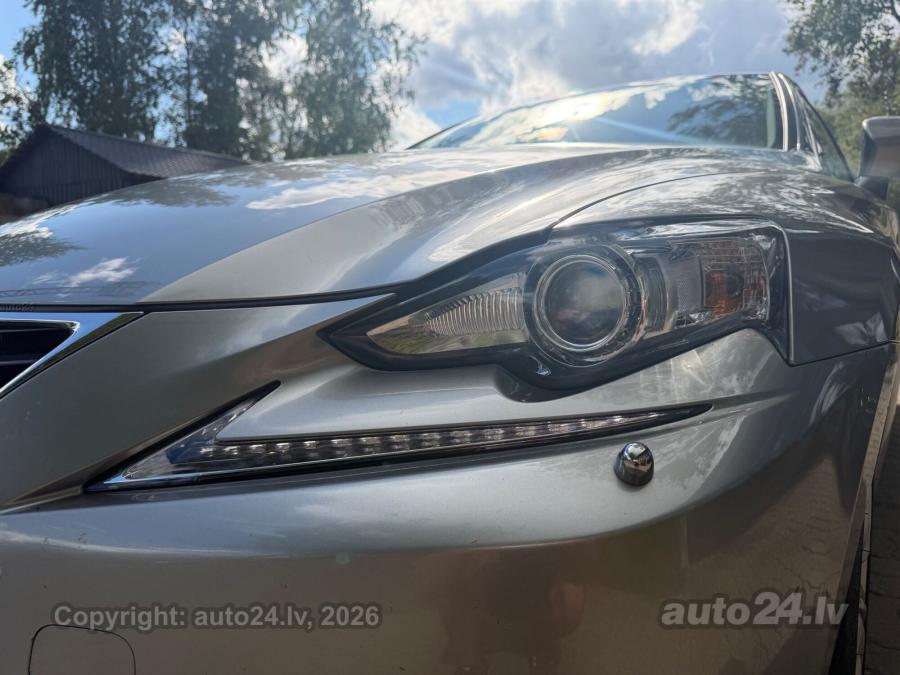 Pelēks Lexus IS 2016 Tallina, ar dzinēja tilpumu 2.50 L un nobraukumu 154 tūkst. km par 16990 €, foto 18 vietnē AUTOMOTO.COM.LV