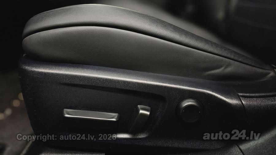 Pelēks Lexus IS 2018 Tallina, ar dzinēja tilpumu 2.50 L un nobraukumu 158 tūkst. km par 21995 €, foto 24 vietnē AUTOMOTO.COM.LV