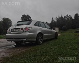 Pelēks Lexus IS 2003 Cēsis, ar dzinēja tilpumu 2.00 L un nobraukumu 367 tūkst. km par 2000 €, foto 5 vietnē AUTOMOTO.COM.LV