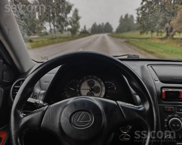 Lexus IS 2003 Cēsis vietnē Pelēks Lexus IS 2003 Cēsis, ar dzinēja tilpumu 2.00 L un nobraukumu 367 tūkst. km par 2000 €, foto 6 vietnē AUTOMOTO.COM.LV