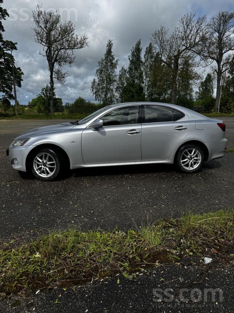 Grey Lexus IS 2007 in Riga, with an engine capacity of 2.00 L and mileage of 351 thousand km for 2000 €, photo 3 on AUTOMOTO.COM.LV
