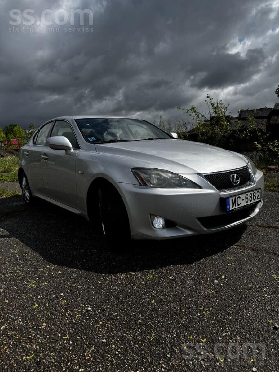 Grey Lexus IS 2007 in Riga, with an engine capacity of 2.00 L and mileage of 351 thousand km for 2000 €, photo 8 on AUTOMOTO.COM.LV