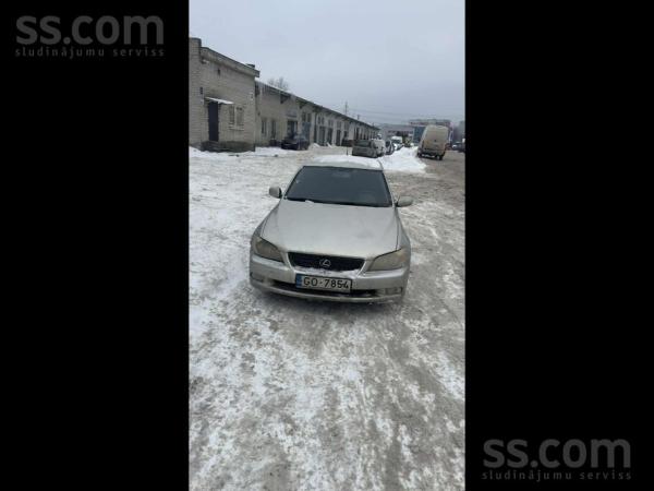 Lexus IS 2003 in Riga, with an engine capacity of 2.00 L and mileage of 241 thousand km for 990 €, photo 5 on AUTOMOTO.COM.LV