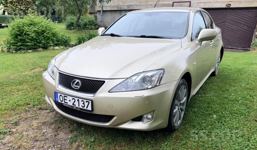 Lexus IS 2006 in Talsi, with an engine capacity of 2.20 L and mileage of 295 thousand km for 3000 €, photo 3 on AUTOMOTO.COM.LV