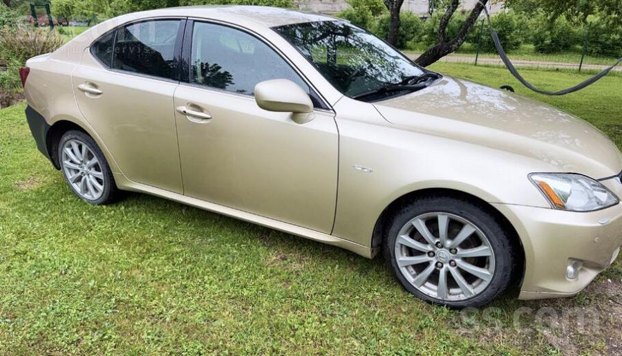Lexus IS 2006 in Talsi, with an engine capacity of 2.20 L and mileage of 295 thousand km for 3000 €, photo 5 on AUTOMOTO.COM.LV
