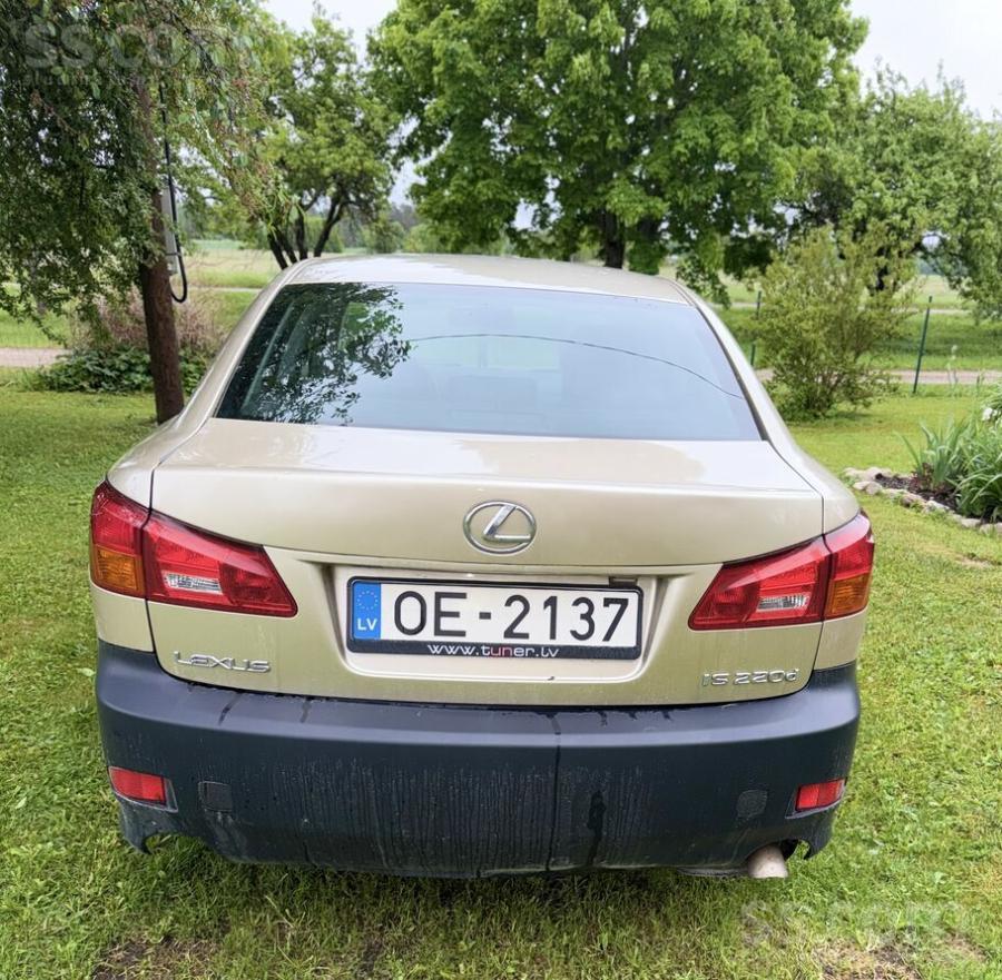 Lexus IS 2006 in Talsi, with an engine capacity of 2.20 L and mileage of 295 thousand km for 3000 €, photo 6 on AUTOMOTO.COM.LV