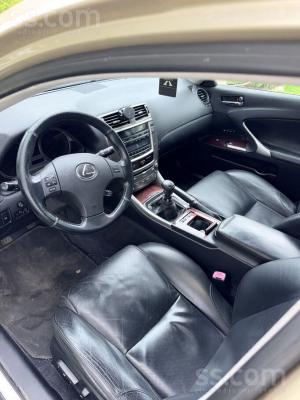 Lexus IS 2006 in Talsi, with an engine capacity of 2.20 L and mileage of 295 thousand km for 3000 €, photo 10 on AUTOMOTO.COM.LV