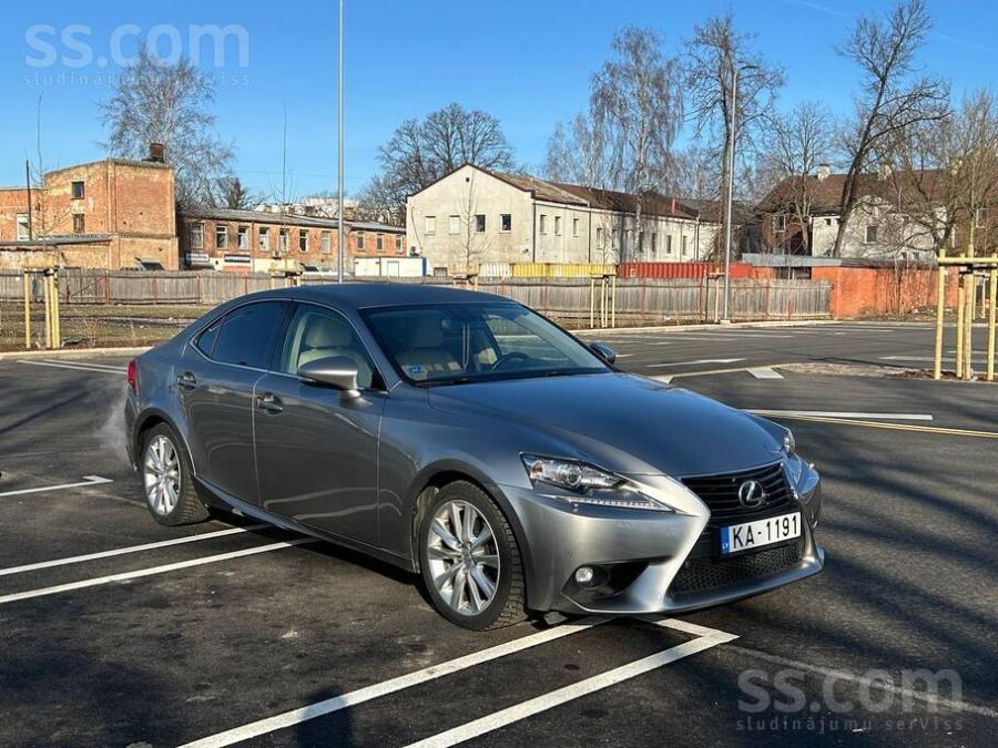 Lexus IS 2015 in Riga, with an engine capacity of 2.50 L and mileage of 98 thousand km for 5600 €, photo 3 on AUTOMOTO.COM.LV