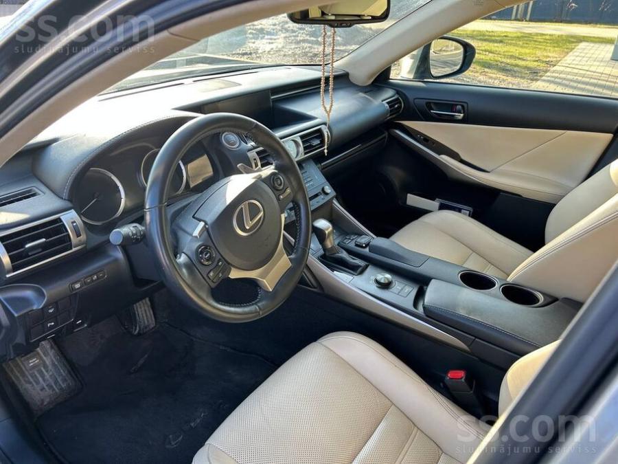 Lexus IS 2015 in Riga, with an engine capacity of 2.50 L and mileage of 98 thousand km for 5600 €, photo 8 on AUTOMOTO.COM.LV