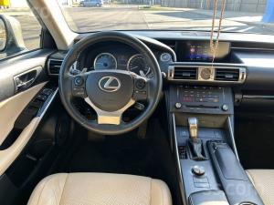 Lexus IS 2015 in Riga, with an engine capacity of 2.50 L and mileage of 98 thousand km for 5600 €, photo 17 on AUTOMOTO.COM.LV