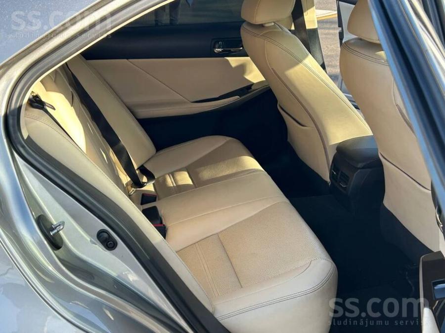 Lexus IS 2015 in Riga, with an engine capacity of 2.50 L and mileage of 98 thousand km for 5600 €, photo 30 on AUTOMOTO.COM.LV