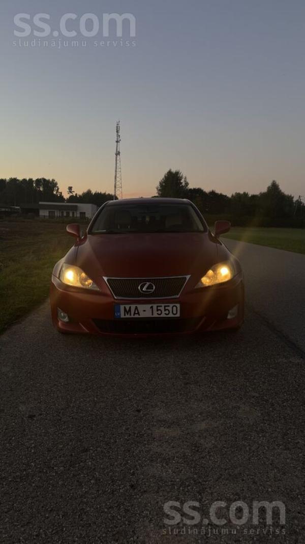 Red Lexus IS 2006 in Jelgava, with an engine capacity of 2.50 L and mileage of 334 thousand km for 4000 €, photo 3 on AUTOMOTO.COM.LV