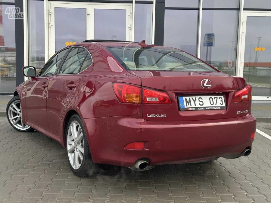 Sarkans Lexus IS 2007 Viļņa, ar dzinēja tilpumu 2.50 L un nobraukumu 108 tūkst. km par 5500 €, foto 4 vietnē AUTOMOTO.COM.LV