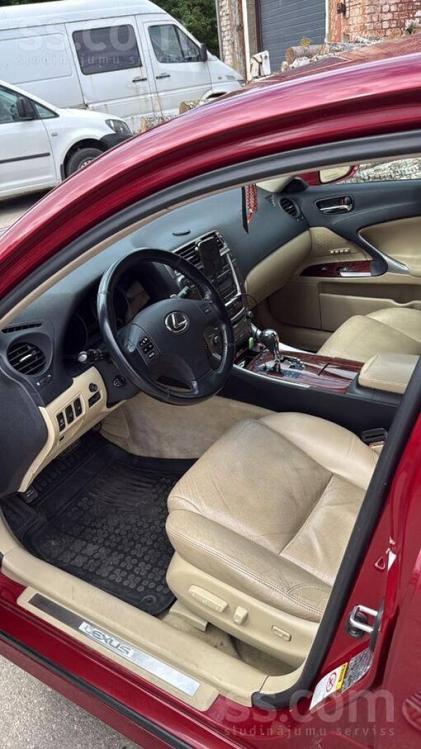Sarkans Lexus IS 2007 Rīga, ar dzinēja tilpumu 2.50 L un nobraukumu 244 tūkst. km par 4500 €, foto 7 vietnē AUTOMOTO.COM.LV