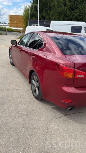 Sarkans Lexus IS 2007 Rīga, ar dzinēja tilpumu 2.50 L un nobraukumu 244 tūkst. km par 4500 €, foto  vietnē AUTOMOTO.COM.LV