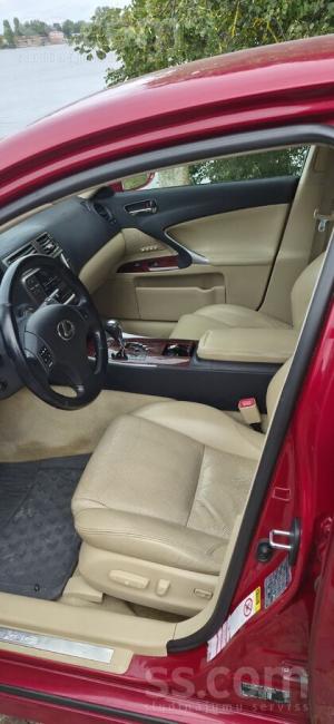 Red Lexus IS 2007 in Riga, with an engine capacity of 2.50 L and mileage of 201 thousand km for 5000 €, photo 6 on AUTOMOTO.COM.LV
