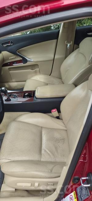 Red Lexus IS 2007 in Riga, with an engine capacity of 2.50 L and mileage of 201 thousand km for 5000 €, photo 10 on AUTOMOTO.COM.LV