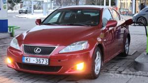 Red Lexus IS 2008 in Riga, with an engine capacity of 2.50 L and mileage of 236 thousand km for 4300 €, photo  on AUTOMOTO.COM.LV