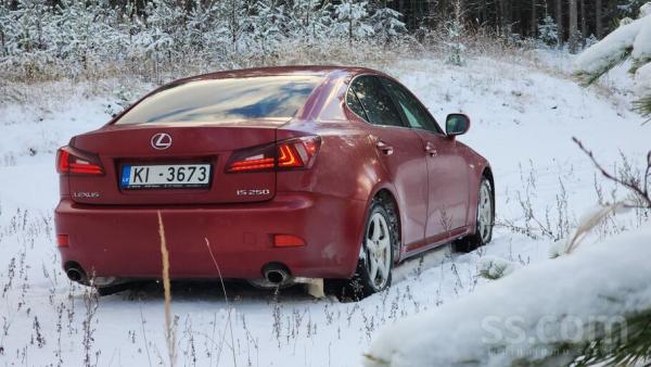 Red Lexus IS 2008 in Riga, with an engine capacity of 2.50 L and mileage of 236 thousand km for 4300 €, photo 3 on AUTOMOTO.COM.LV