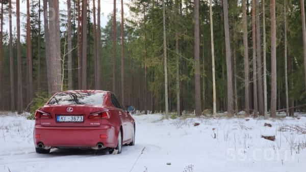 Red Lexus IS 2008 in Riga, with an engine capacity of 2.50 L and mileage of 236 thousand km for 4300 €, photo 6 on AUTOMOTO.COM.LV