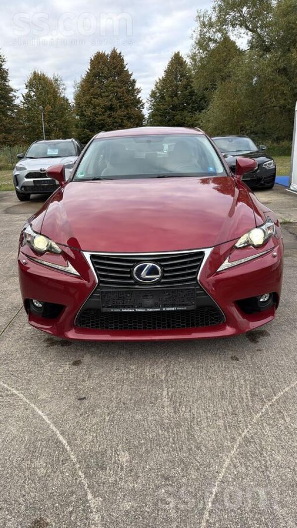 Red Lexus IS 2015 in Liepaja, with an engine capacity of 2.50 L and mileage of 157 thousand km for 13999 €, photo 3 on AUTOMOTO.COM.LV