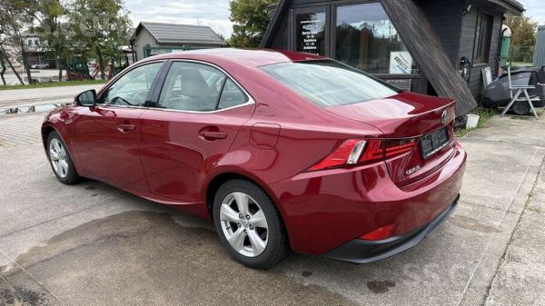 Red Lexus IS 2015 in Liepaja, with an engine capacity of 2.50 L and mileage of 157 thousand km for 13999 €, photo 8 on AUTOMOTO.COM.LV