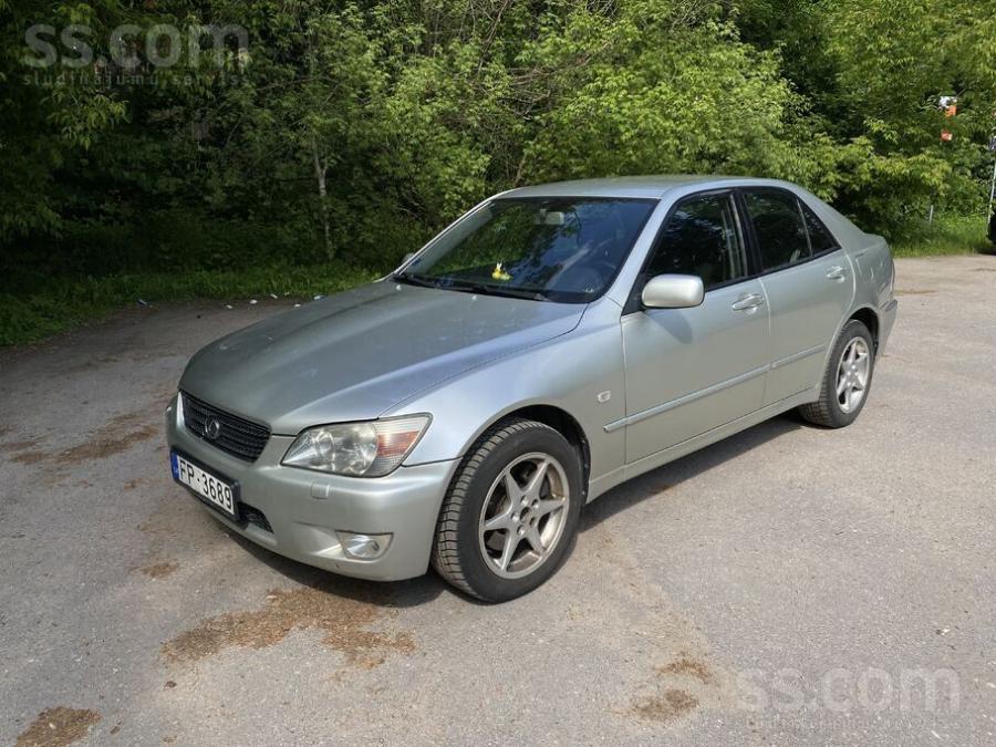 Lexus IS 2003 in Riga, with an engine capacity of 2.00 L and mileage of 192 thousand km for 3400 €, photo 1 on AUTOMOTO.COM.LV