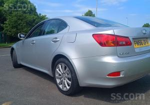 Lexus IS 2006 in Ogre, with an engine capacity of 2.20 L and mileage of 178 thousand km for 1500 €, photo 4 on AUTOMOTO.COM.LV