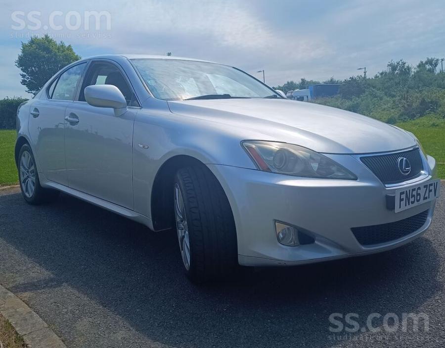 Lexus IS 2006 in Ogre, with an engine capacity of 2.20 L and mileage of 178 thousand km for 1500 €, photo 8 on AUTOMOTO.COM.LV