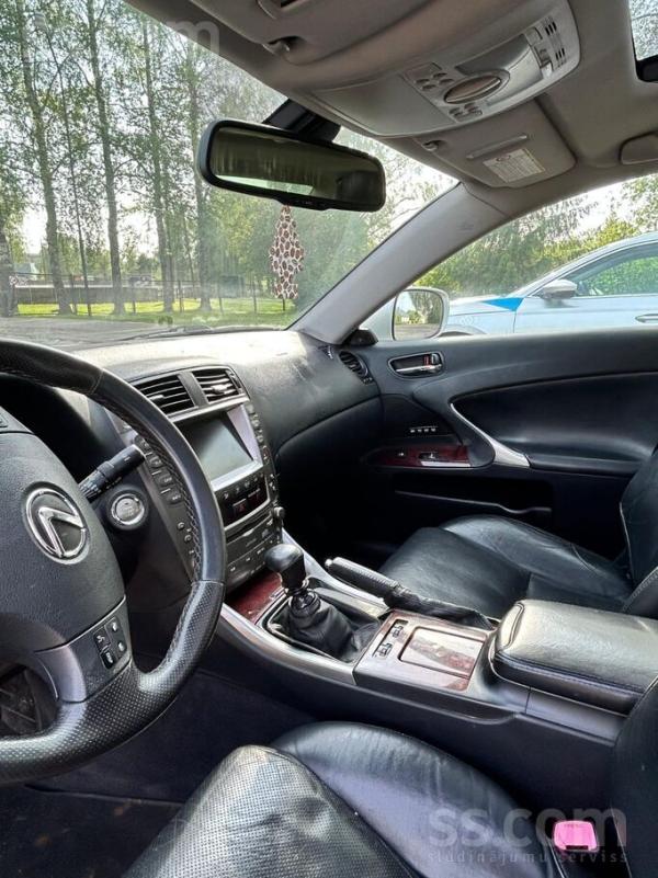 Lexus IS 2006 in Gulbene, with an engine capacity of 2.20 L and mileage of 331 thousand km for 2950 €, photo 6 on AUTOMOTO.COM.LV