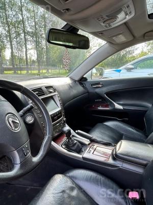 Lexus IS 2006 in Gulbene, with an engine capacity of 2.20 L and mileage of 331 thousand km for 2950 €, photo 6 on AUTOMOTO.COM.LV