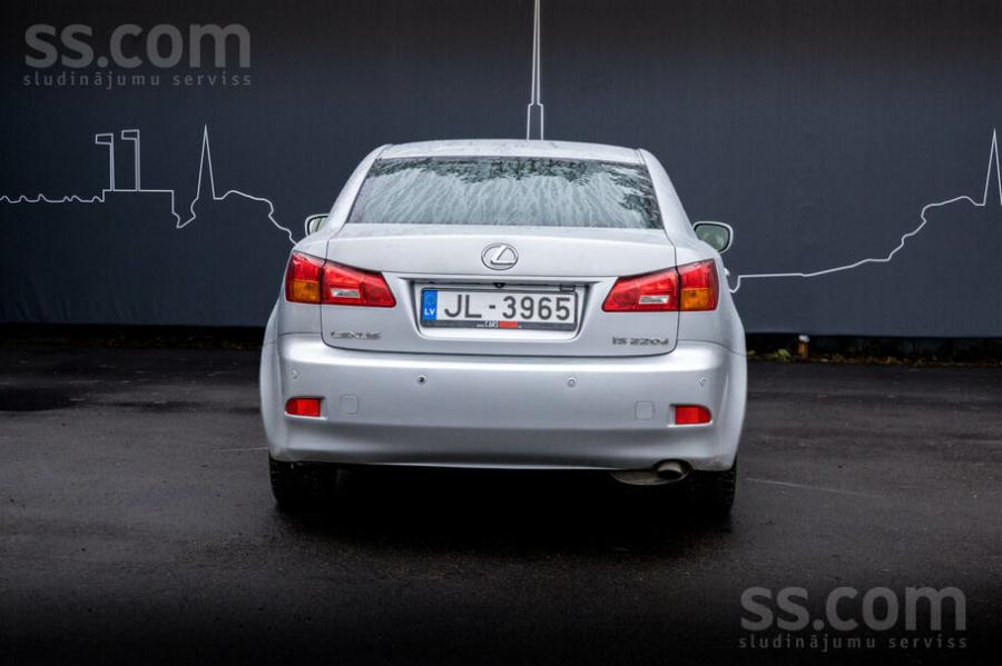 Lexus IS 2006 in Riga, with an engine capacity of 2.20 L and mileage of 355 thousand km for 4490 €, photo 8 on AUTOMOTO.COM.LV