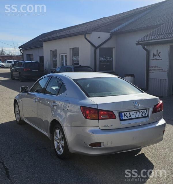 Lexus IS 2006 in Jelgava, with an engine capacity of 2.20 L and mileage of 253 thousand km for 2680 €, photo 3 on AUTOMOTO.COM.LV
