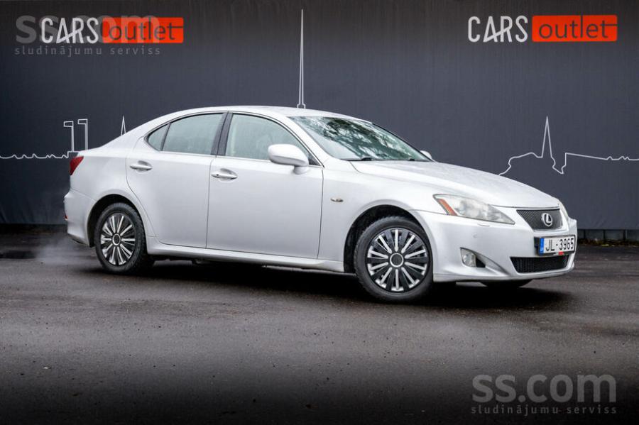 Lexus IS 2006 in Riga, with an engine capacity of 2.20 L and mileage of 355 thousand km for 4490 €, photo 4 on AUTOMOTO.COM.LV