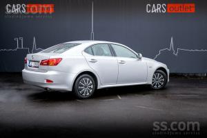 Lexus IS 2006 in Riga, with an engine capacity of 2.20 L and mileage of 355 thousand km for 4490 €, photo 8 on AUTOMOTO.COM.LV